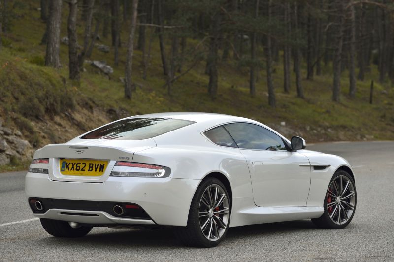 Aston Martin DB9 technical specifications and fuel economy